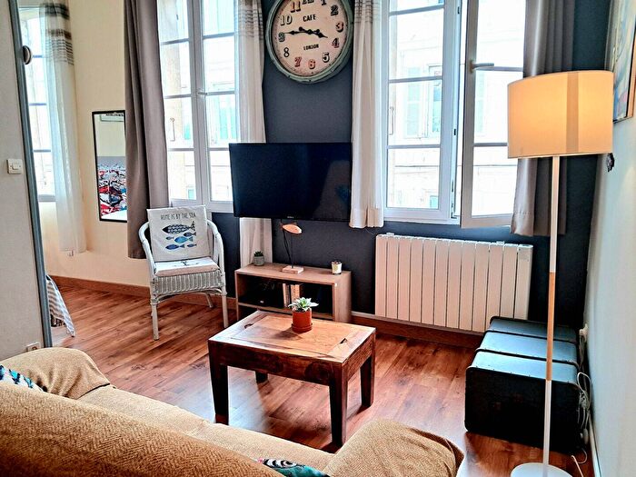 Appartement 1 pièce à Centre Ville Nord, Rochefort, à louer