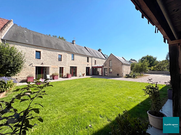 Mathieu : Maison 10 pièces à vendre