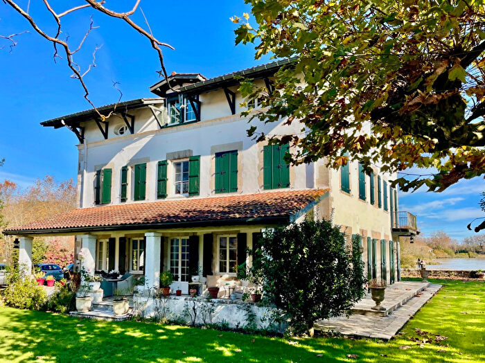 Maison à vendre - Saint-Martin-de-Seignanx - 10 pièces - 7 chambres