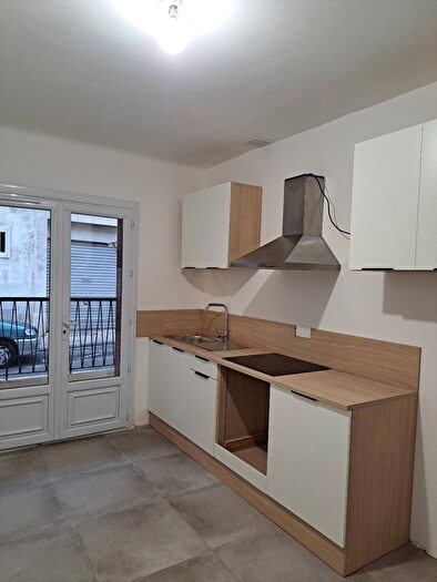 Ancien Hôpital, Béziers : Appartement 3 pièces à louer