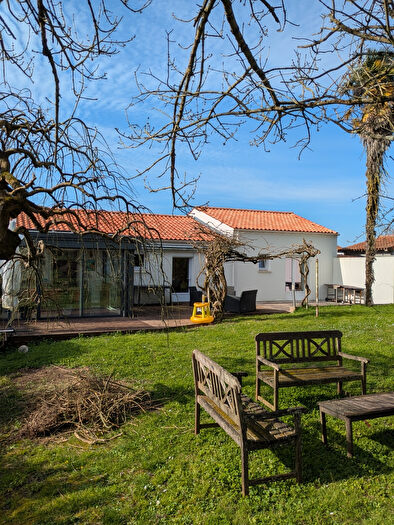 Maison à vendre - Nieul-lès-Saintes - 6 pièces - 5 chambres