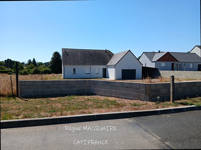 Maison 4 pièces à Vire, Bourg de Neuville, La Planche, à vendre