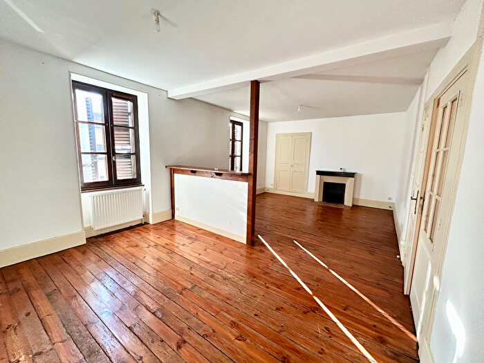 Maison à louer - Aigueperse - 4 pièces - 3 chambres