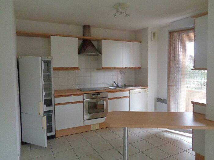 Saint-Pantaléon-de-Larche - Appartement 2 pièces à louer