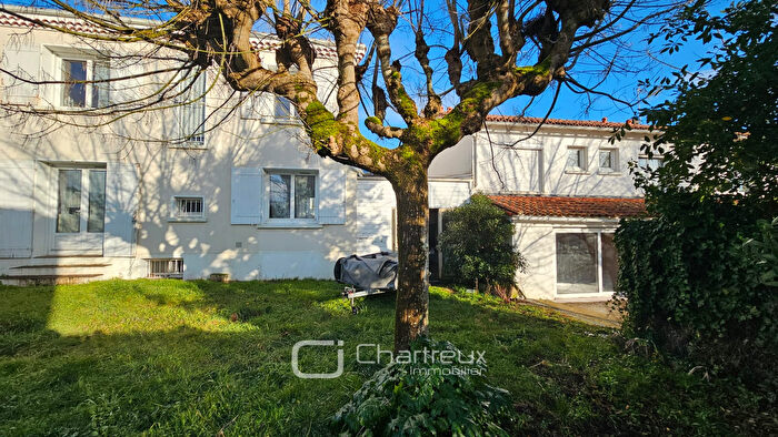 Maison à vendre - Saint-Georges-de-Didonne, Centre-ville - 10 pièces - 7 chambres