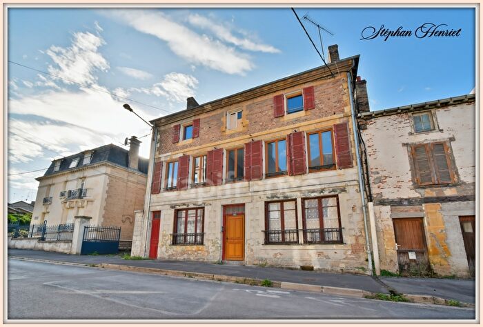 Maison à vendre - Vouziers - 11 pièces - 4 chambres