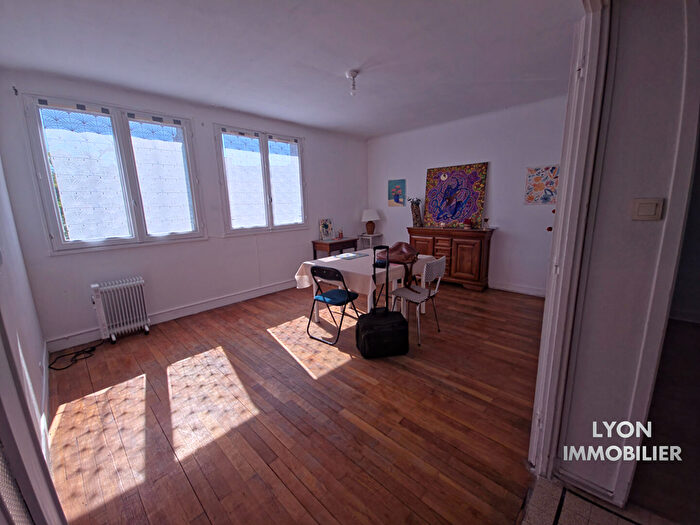 Appartement 3 pièces à Bron, Parilly Centre-ville, à vendre