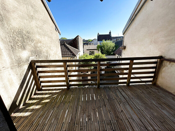 Appartement 8 pièces à louer - Lons-le-Saunier, Centre-ville