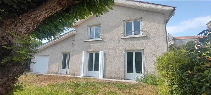Montmoreau : Maison 4 pièces à louer