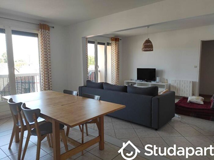 Appartement à louer - Maison Blanche-Wilson, Reims - 1 pièce - 3 chambres