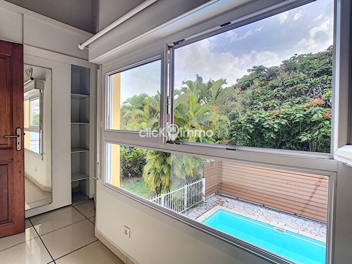 Maison à louer - Le Gosier - 5 pièces - 4 chambres