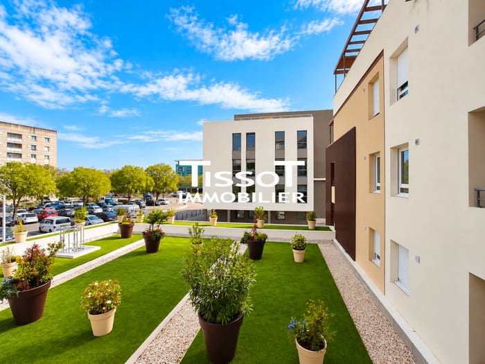 Appartement 3 pièces à louer - Nîmes, Ville Active