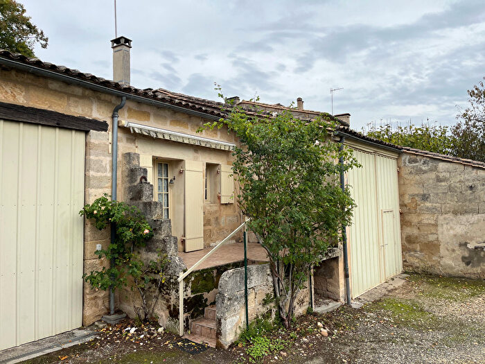 Maison à vendre - Les Artigues-de-Lussac - 5 pièces - 4 chambres