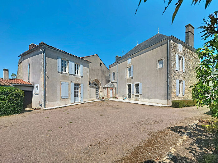 Maison 8 pièces à vendre à Sainte-Hermine