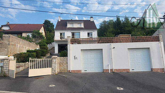 Maison à vendre - La Grande-Paroisse - 6 pièces - 5 chambres