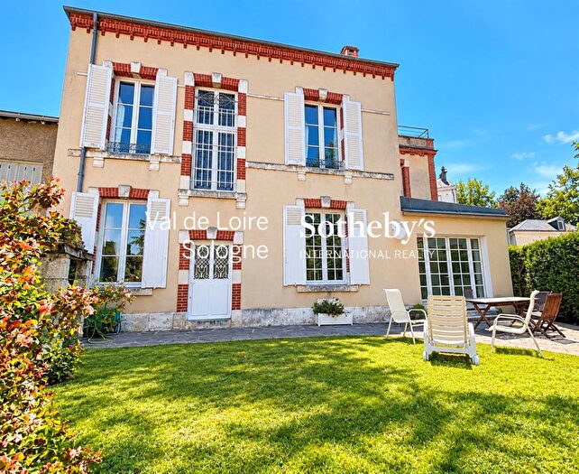 Maison 9 pièces à vendre à Orléans, Faubourg Saint-Jean