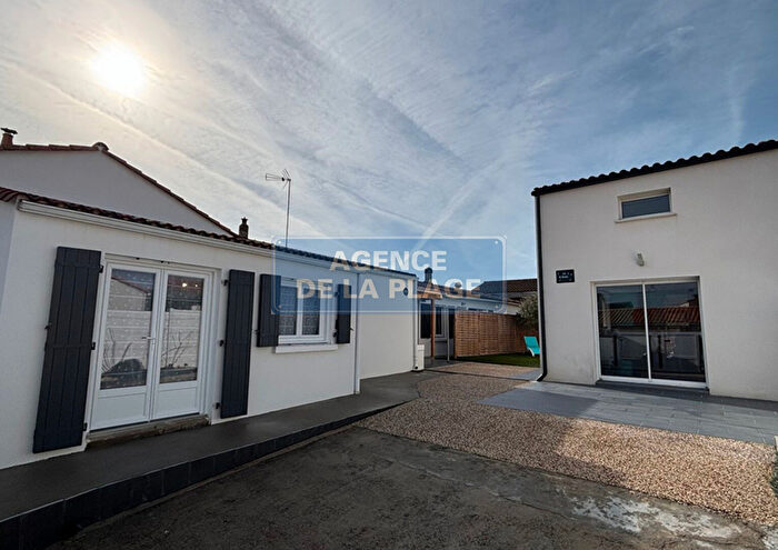 Maison à vendre - LAiguillon-sur-Mer - 9 pièces - 6 chambres