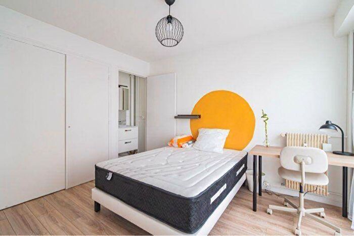 Appartement à louer - Reims - 5 pièces - 4 chambres