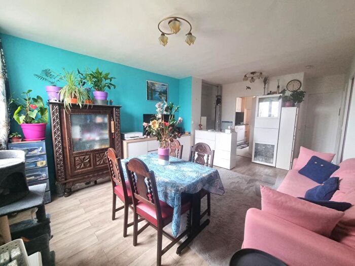 Appartement à vendre - Saint-Germain-lès-Arpajon - 3 pièces - 2 chambres