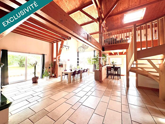 Maison à vendre - Gondrecourt-le-Château - 5 pièces - 4 chambres