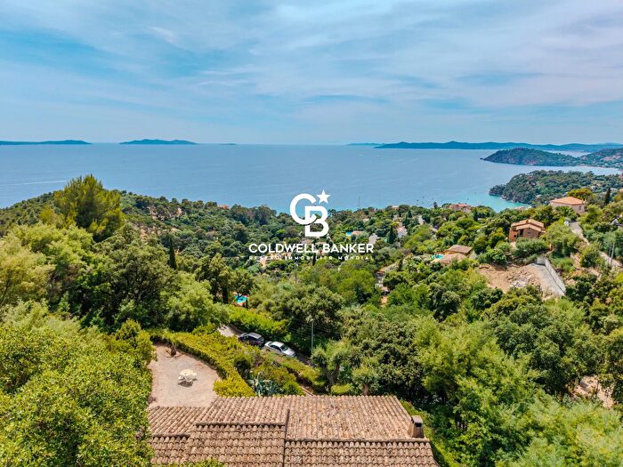 Maison à vendre - Rayol-Canadel-sur-Mer - 5 pièces - 4 chambres