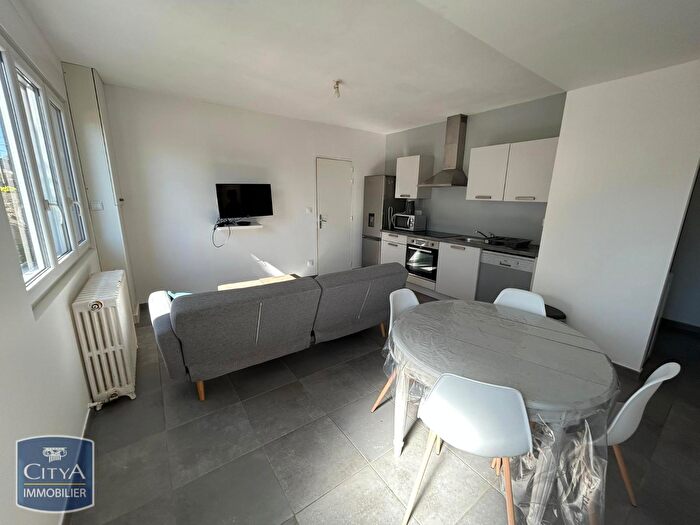 Appartement à louer - Laval, Hilard - 4 pièces - 3 chambres