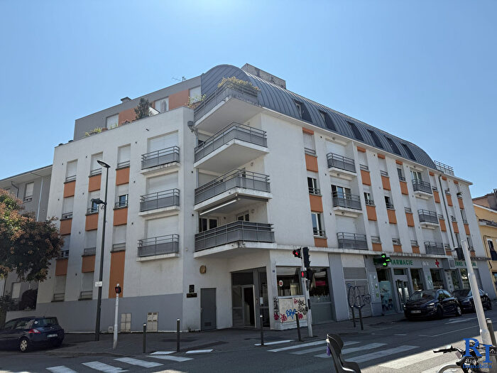 Appartement 3 pièces à Saint-Martin-d'Hères, Croizat, à vendre