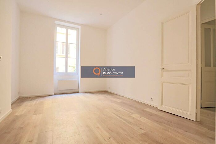 Place dArmes, Toulon : Appartement 2 pièces à louer