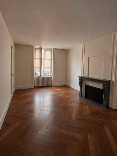Besançon, Boucle, Chapelle des Buis : Appartement 4 pièces à louer
