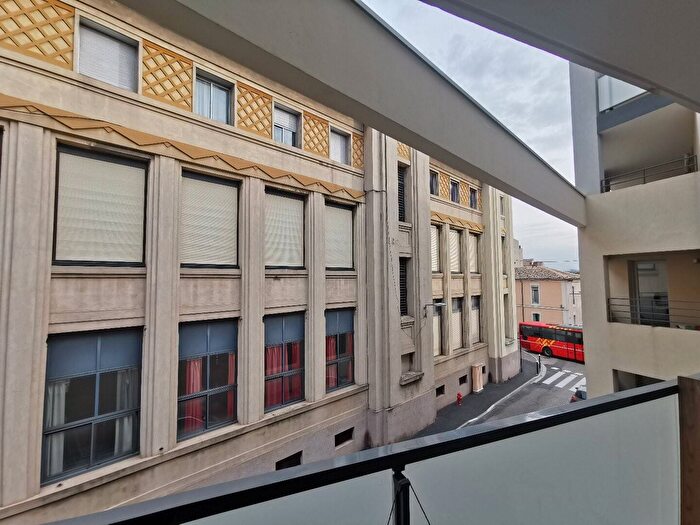 Appartement à louer - Esplanade, Nîmes - 3 pièces - 2 chambres