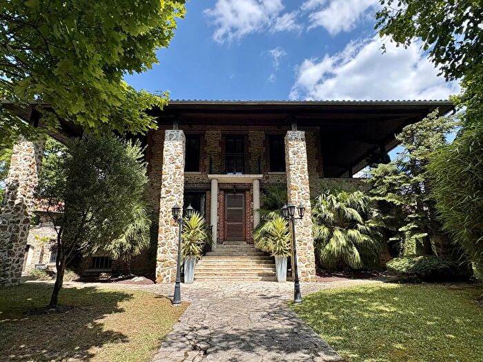 Maison à vendre - Le Plessis-Trévise, Marbeau, Coeuilly - 10 pièces - 5 chambres