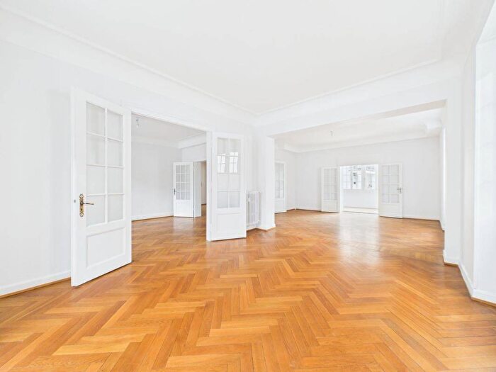 Appartement à louer - Forêt Noire Centre, Strasbourg - 5 pièces - 4 chambres