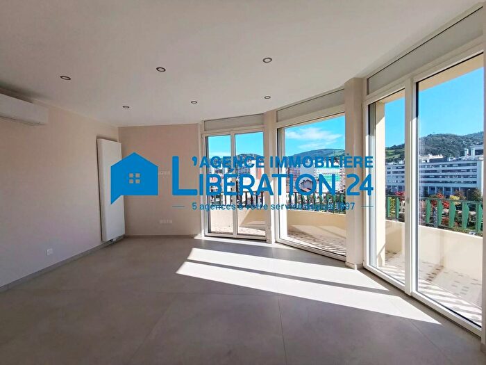 Appartement à louer - Bellevue-Solaure, Saint-Étienne - 4 pièces - 3 chambres