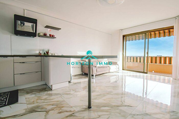 Appartement à louer - Saint-Laurent-du-Var - 3 pièces - 2 chambres