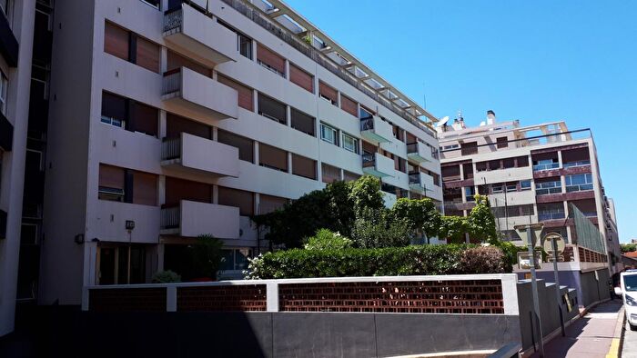 Appartement à louer - Perpignan, Saint-Matthieu - 1 pièce