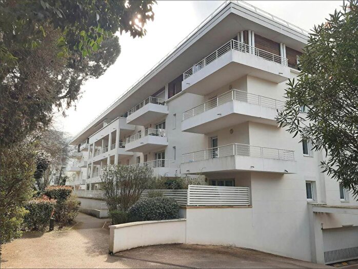 Appartement à louer - Le Bouscat, Centre-ville, Robert Schuman - 5 pièces - 3 chambres