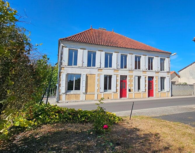 Maison 7 pièces à vendre - Barbezieux-Saint-Hilaire