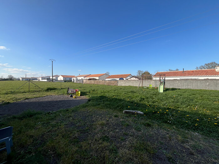 Maison à louer - Saint-Paul-Mont-Penit - 4 pièces - 3 chambres