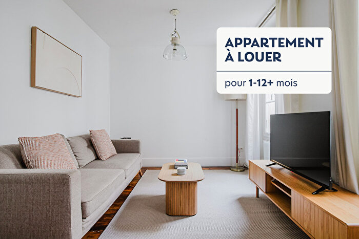 Appartement à louer - Paris e , Champ de Mars - 2 pièces - 1 chambre