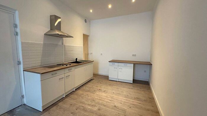 Appartement à louer - Béziers - 2 pièces - 1 chambre