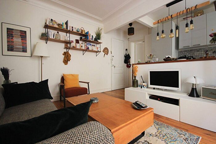 Appartement à louer - Vallée de Fécamp, Paris ème arrondissement - 2 pièces - 1 chambre