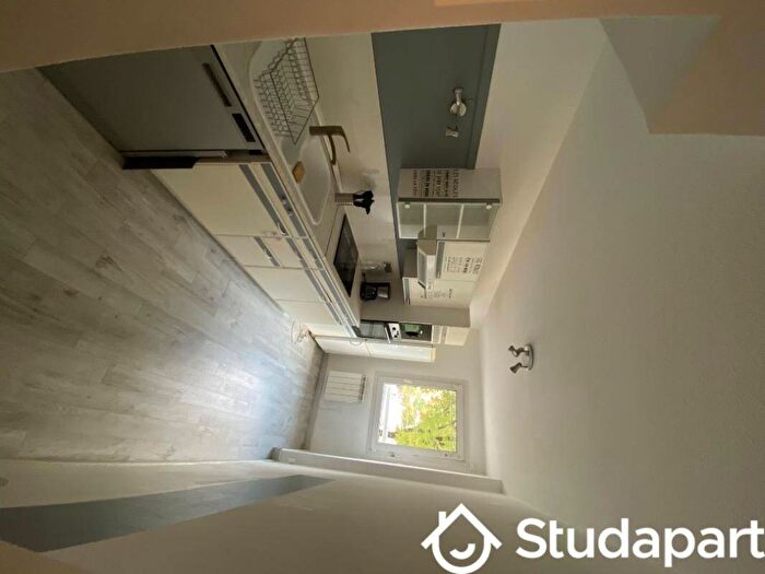 Appartement à louer - Centre Ville, Chambéry - 1 pièce - 2 chambres