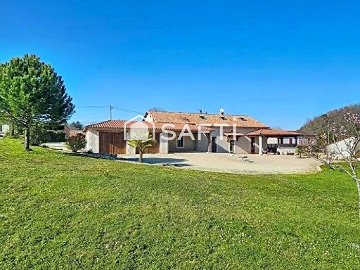 Maison à vendre - Neuvic - 6 pièces - 3 chambres