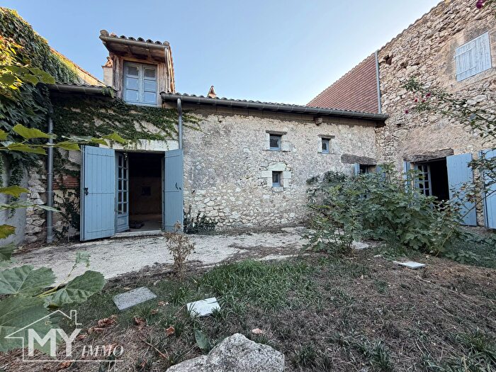 Maison 8 pièces à Saint-Antoine-de-Breuilh, à vendre