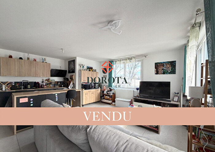 Appartement à vendre - Échirolles - 3 pièces - 2 chambres