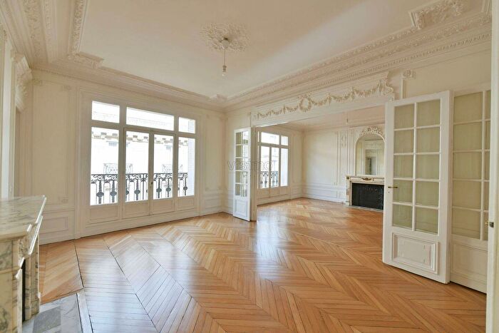 Appartement à louer - Muette Nord, Paris ème arrondissement - 6 pièces - 4 chambres