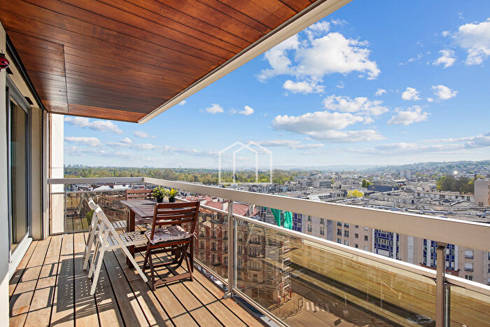 Appartement à vendre - Suresnes, Centre-ville - 4 pièces - 2 chambres