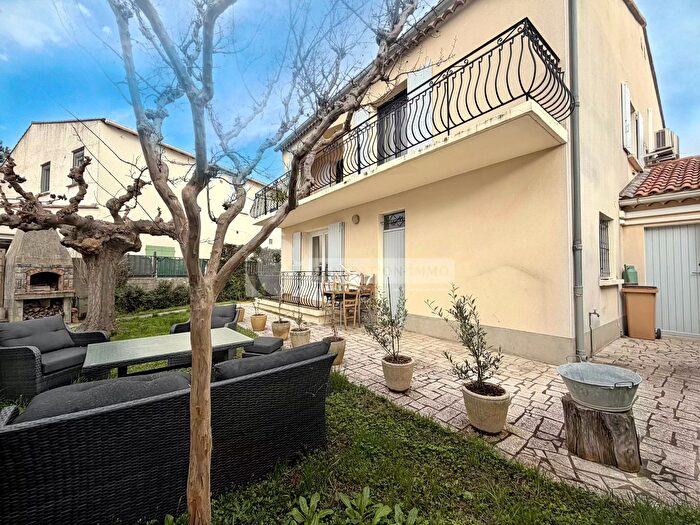 Maison à vendre - Arles, Trébon - 8 pièces - 3 chambres