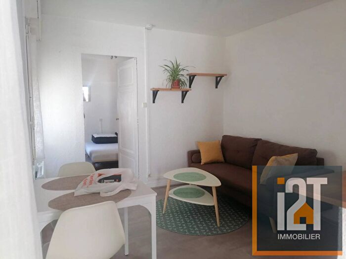 Appartement à louer - Casernes, Nîmes - 2 pièces - 1 chambre