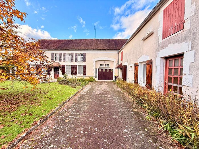 Maison à vendre - Saint-Georges-sur-Baulche - 12 pièces - 6 chambres